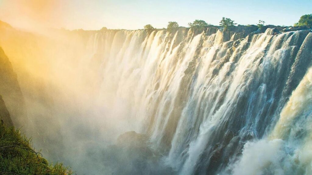 Victoria Fall: Chinh phục "Khói Sấm" châu Phi - Pan American Travel